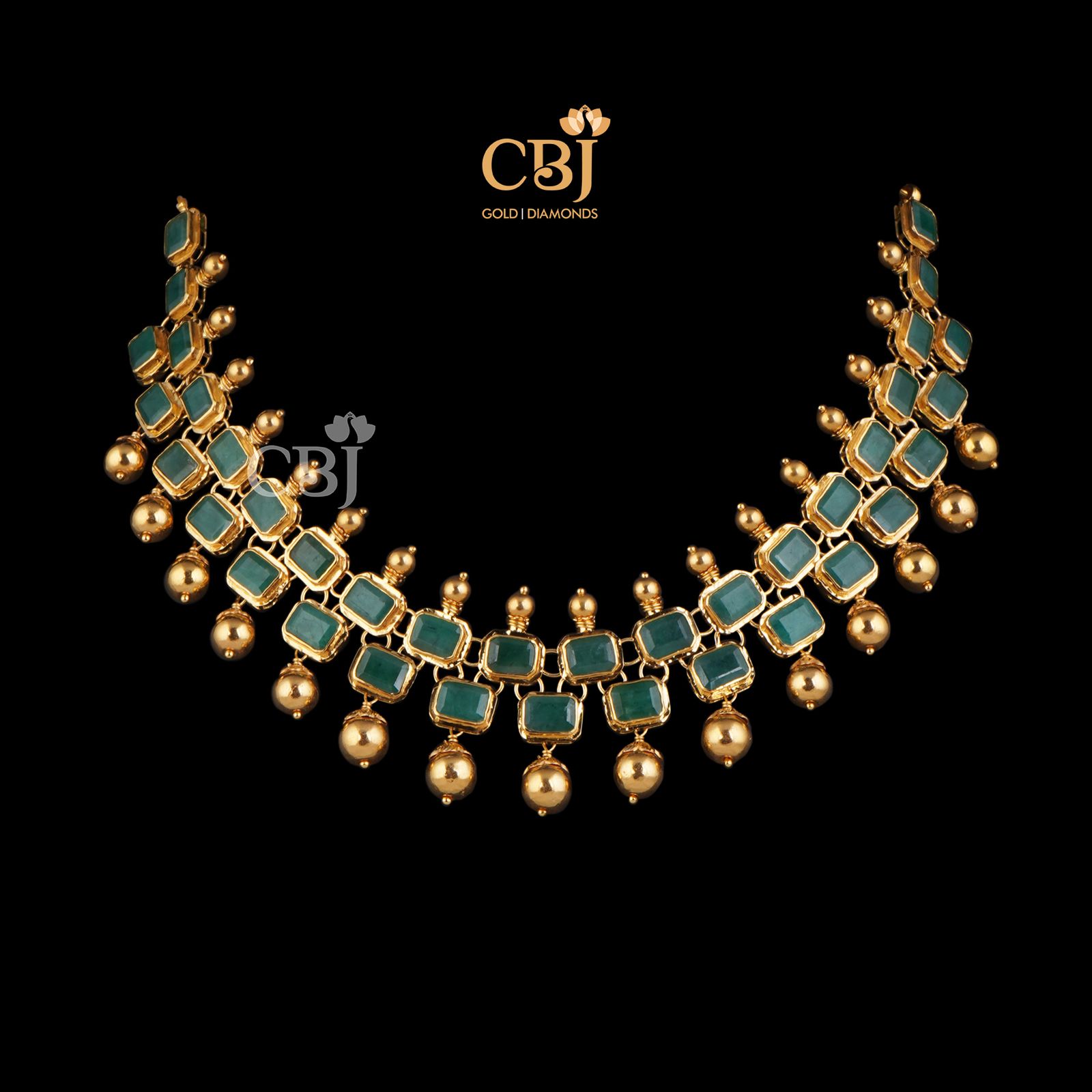 Emerald Gold Necklace Designs